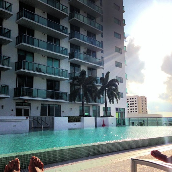 Gallery Art Condo - Structure in Edgewater