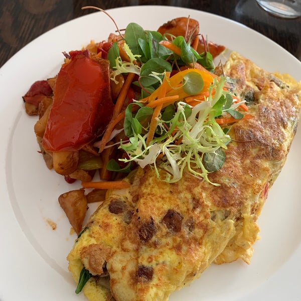 Vida Lounge - American Restaurant in Ocean Front