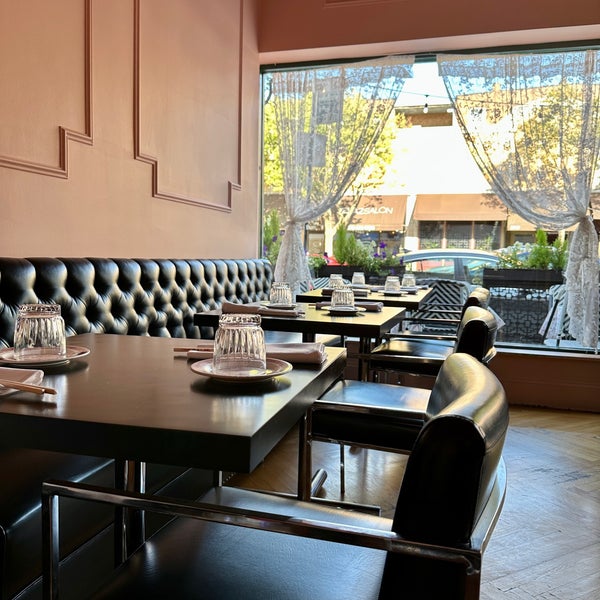 Ping Pong - Asian Restaurant in Lake View East