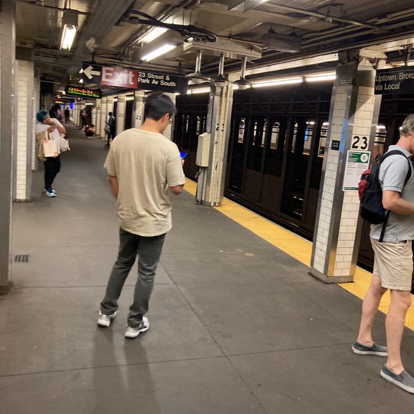 MTA Subway - 23rd St (6) - Flatiron District - E 23rd St