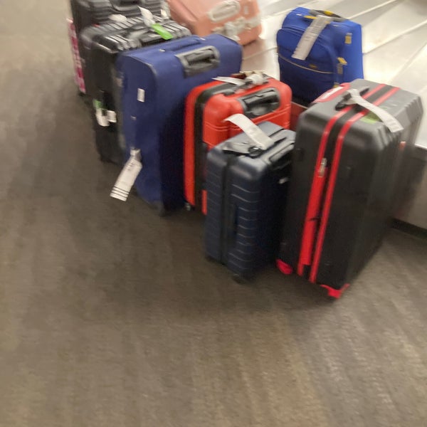 Baggage Claim 1-2-3 - 21 tips from 5404 visitors