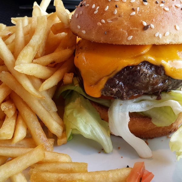 1000 Rosa Negra - American Restaurant in Martínez