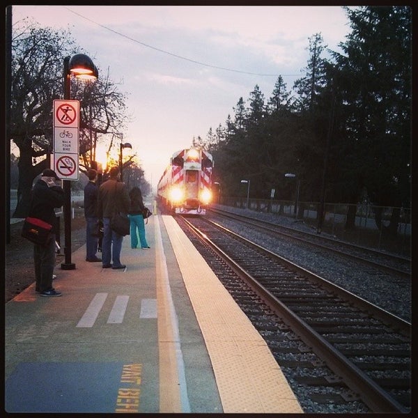 Blossom Hill Caltrain Station - Rail Station