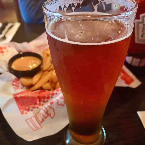 Red Robin Gourmet Burgers and Brews - Burger Joint in Redmond
