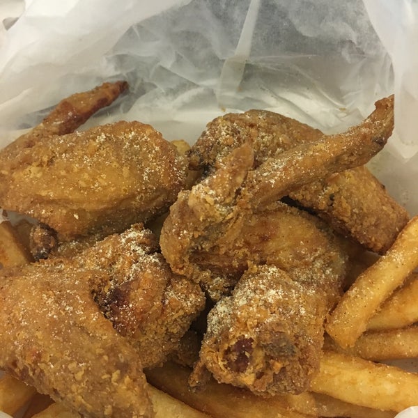 J.J.'s Fish & Chicken - Seafood Restaurant in The Loop