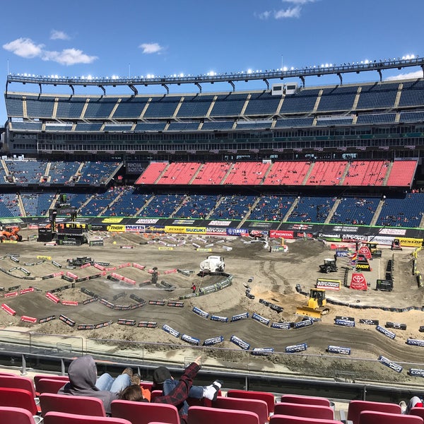 Photos at Putnam Club - Arts and Entertainment