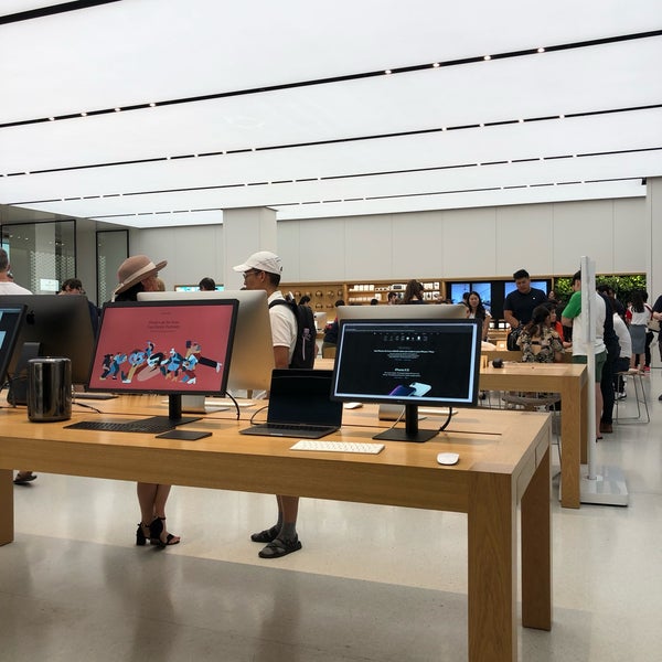 Photos at Apple Chadstone - 43 tips from 2895 visitors