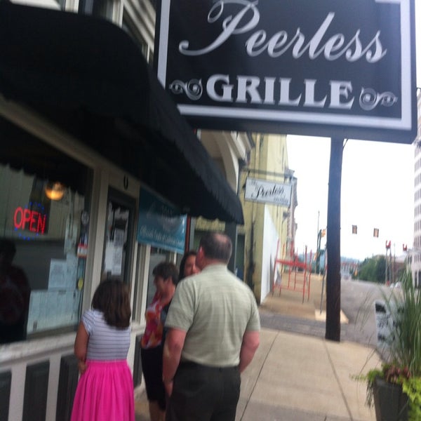 The Peerless Grille - Bar in Anniston