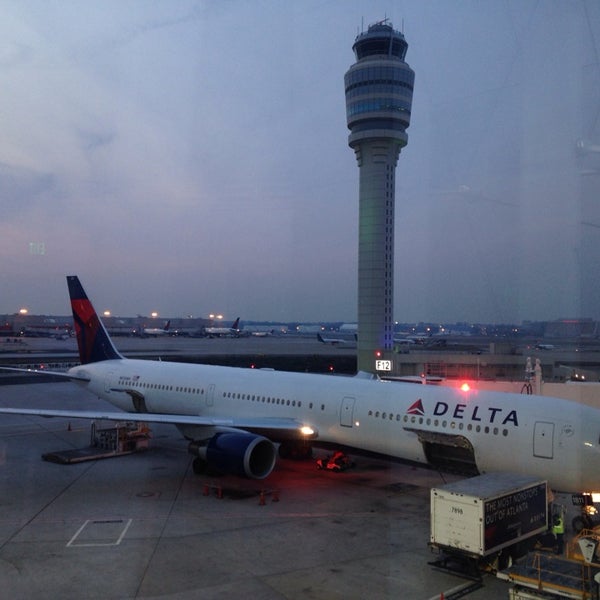 Delta - Flight DL 84 - Atlanta, GA