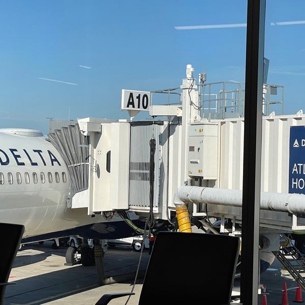 Gate A10 - Airport Gate in Atlanta
