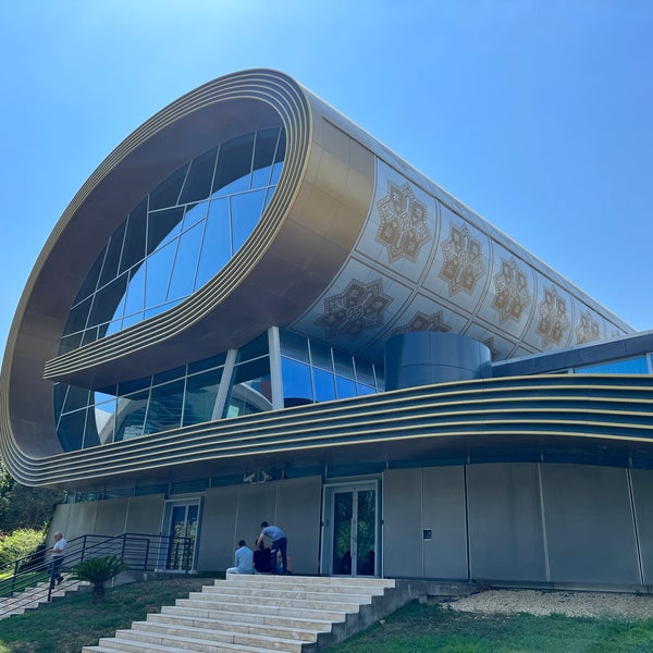 Xalça Muzeyi / Carpet Museum - Neftçilər pr. 123A
