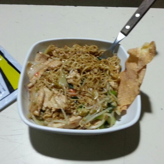 Yami Yami Comida China / Sushi - Restaurante asiático