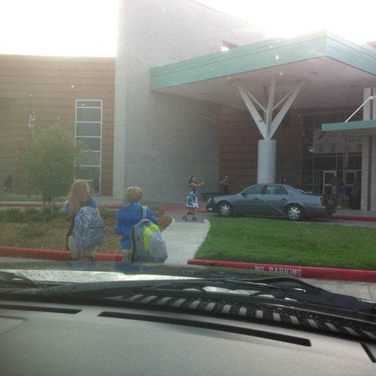 Photos at Pin Oak Middle School - Middle School in Bellaire