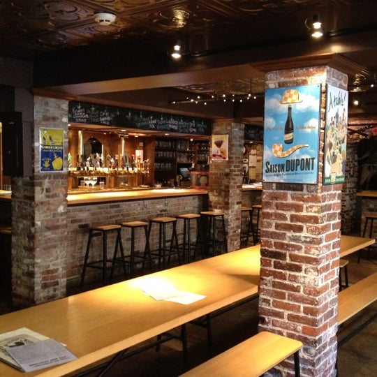 Novare Res Bier Cafe - Bar in Downtown Portland