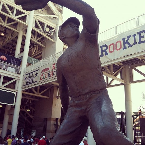 Bob Feller Statue by Gary Ross - Outdoor Sculpture in Cleveland