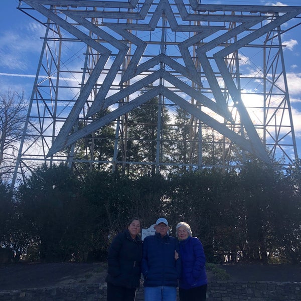 Mill Mountain Zoo - Exhibit in Roanoke