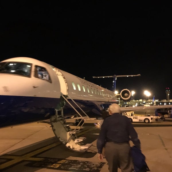 Gate A6D - Airport Gate