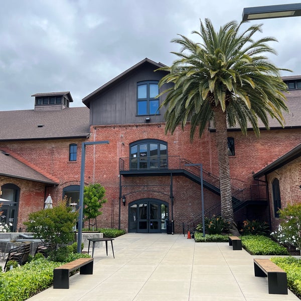 Stanford Barn - 3 tips from 268 visitors