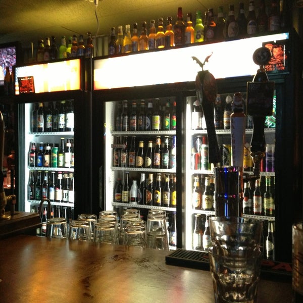 Bob's Bar - Clintonville - 4961 N High St