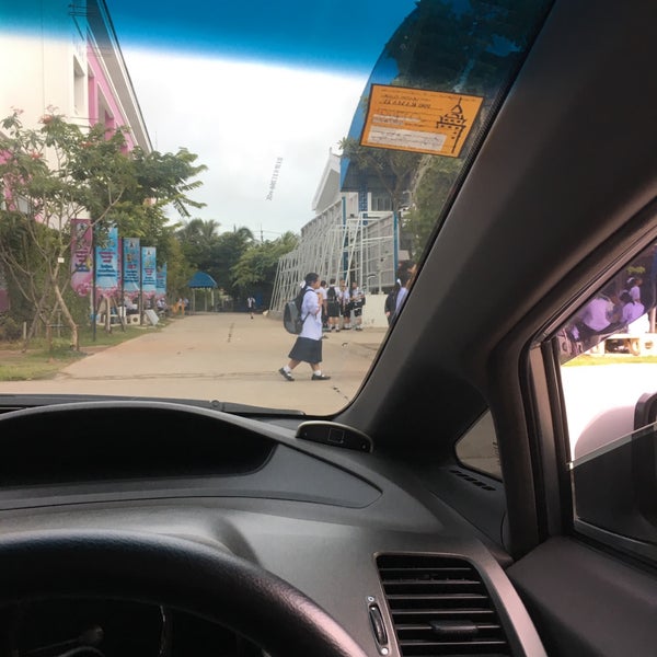 โรงเรียนสวนกุหลาบวิทยาลัย ธนบุรี (Suankularb Wittayalai Thonburi School ...