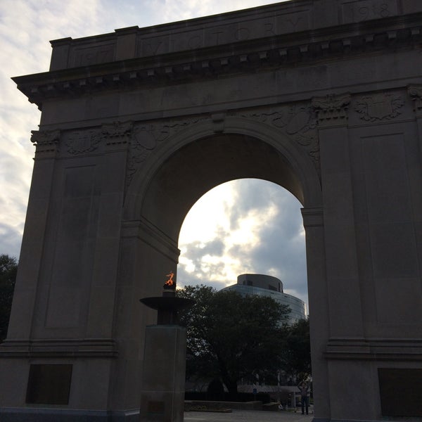 Victory Arch - Monument in Newport News