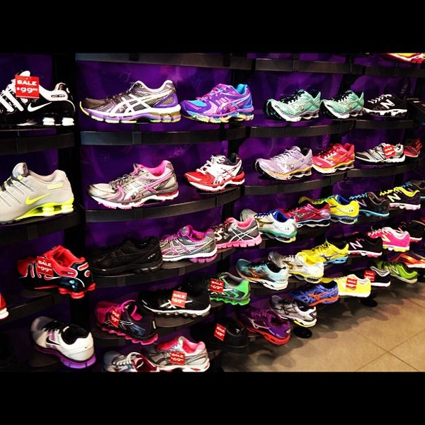 Foot Locker - City Center - 208 visitors