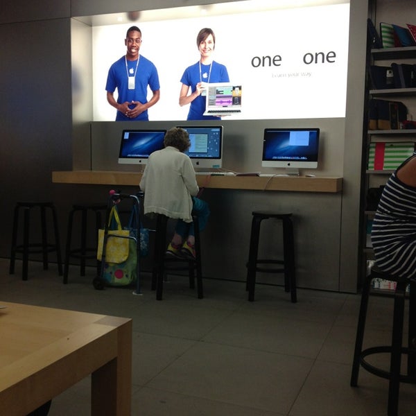 Photos at Apple Lakeside Shopping Center - Electronics Store in Metairie
