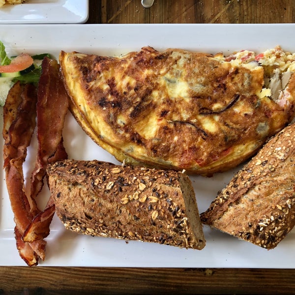 Between 2 Buns - Sandwich Spot