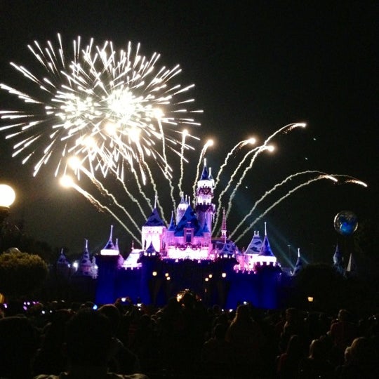 Magical Fireworks Spectacular - Theme Park Ride / Attraction in Anaheim
