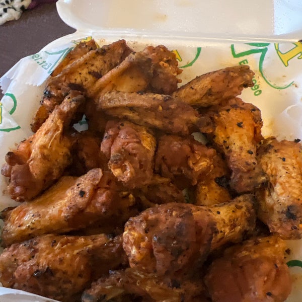 Houligan's: A Spirited Sports Grille - 1110 W Granada Blvd
