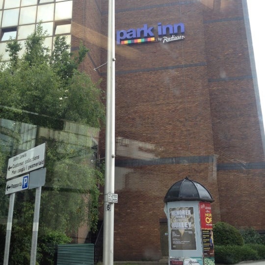 Photos at Park Inn by Radisson Cardiff City Centre - Hotel in The Hayes