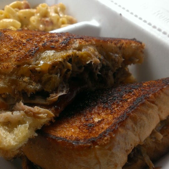 Oink N Moo BBQ - Food Truck in Dallas