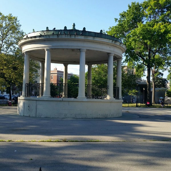 Poe Park - Park in Bronx