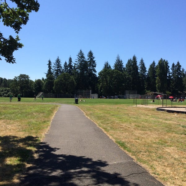 Lakeridge Junior High School - 4625 Jean Rd