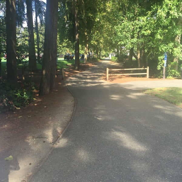 Photos at Robinswood Park - Park in Bellevue
