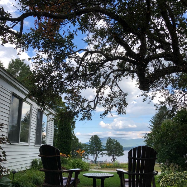 The Inn at Pleasant Lake (Restaurant) - Hotel in New London