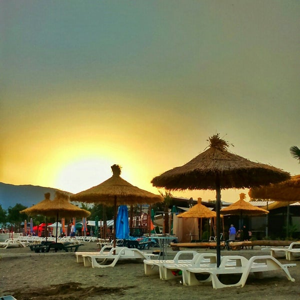 Dredhëza Beach - Restaurant