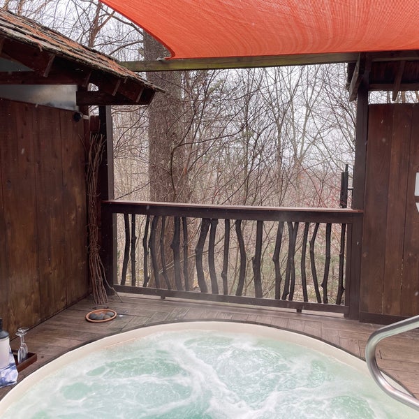 Shoji Spa & Lodge - 96 Avondale Heights Rd