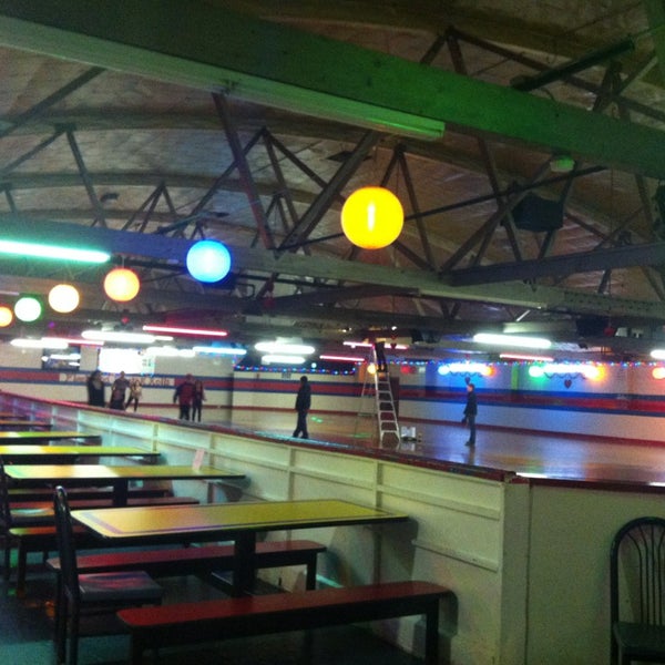 Fleetwood Skating Rink - Skating Rink in Chicago