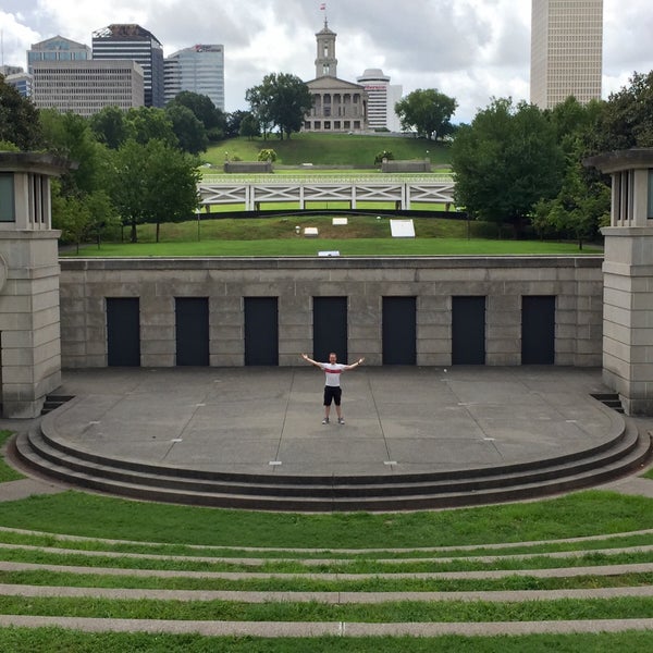 Bicentennial Capitol Mall State Park - Monument