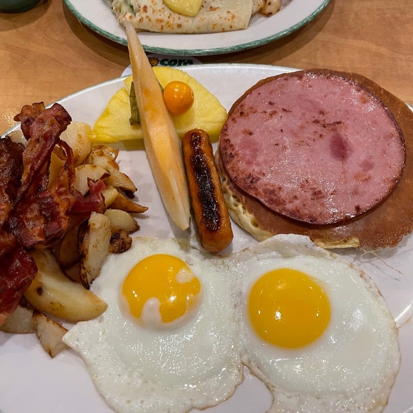 Chez Cora - Breakfast & Lunch - Richmond, BC