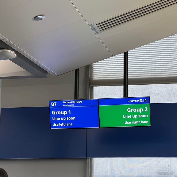 Gate B7 - Airport Gate in Chicago