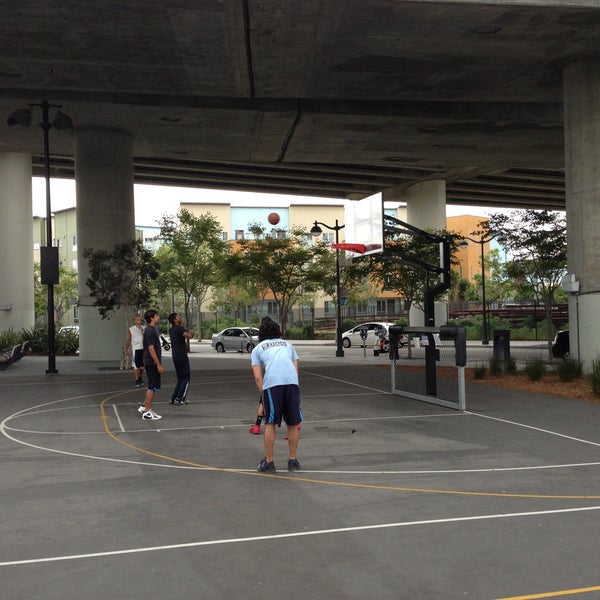 Photos at Berry Basketball Courts - Mission Bay - 7 tips from 386 visitors