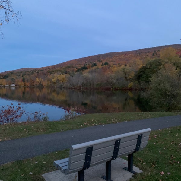 Cheshire Lake - 202 visitors