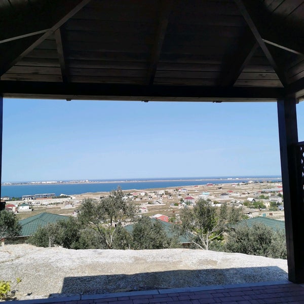 Qaya restoranı - Diner in Bakı