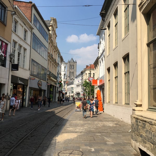 Veldstraat - Shopping Plaza in Gent