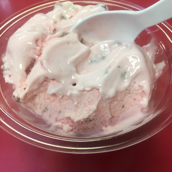 Edina Creamery - Ice Cream Shop in Fulton