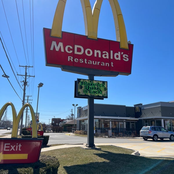 McDonald's - Fast Food Restaurant in Elmhurst