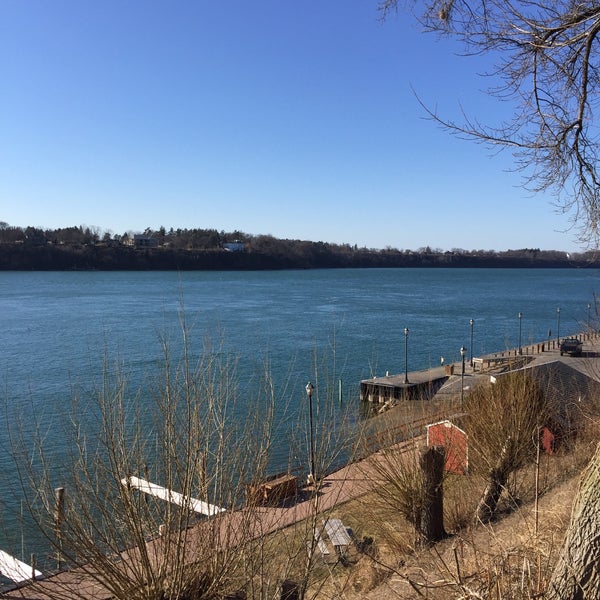 Freedom Crossing Monument - 2 tips from 84 visitors