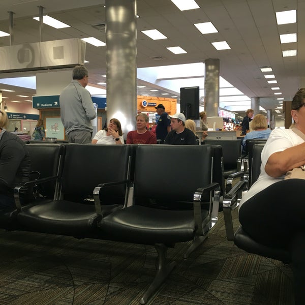 Delta Air Lines Ticket Counter - Fort Lauderdale, FL